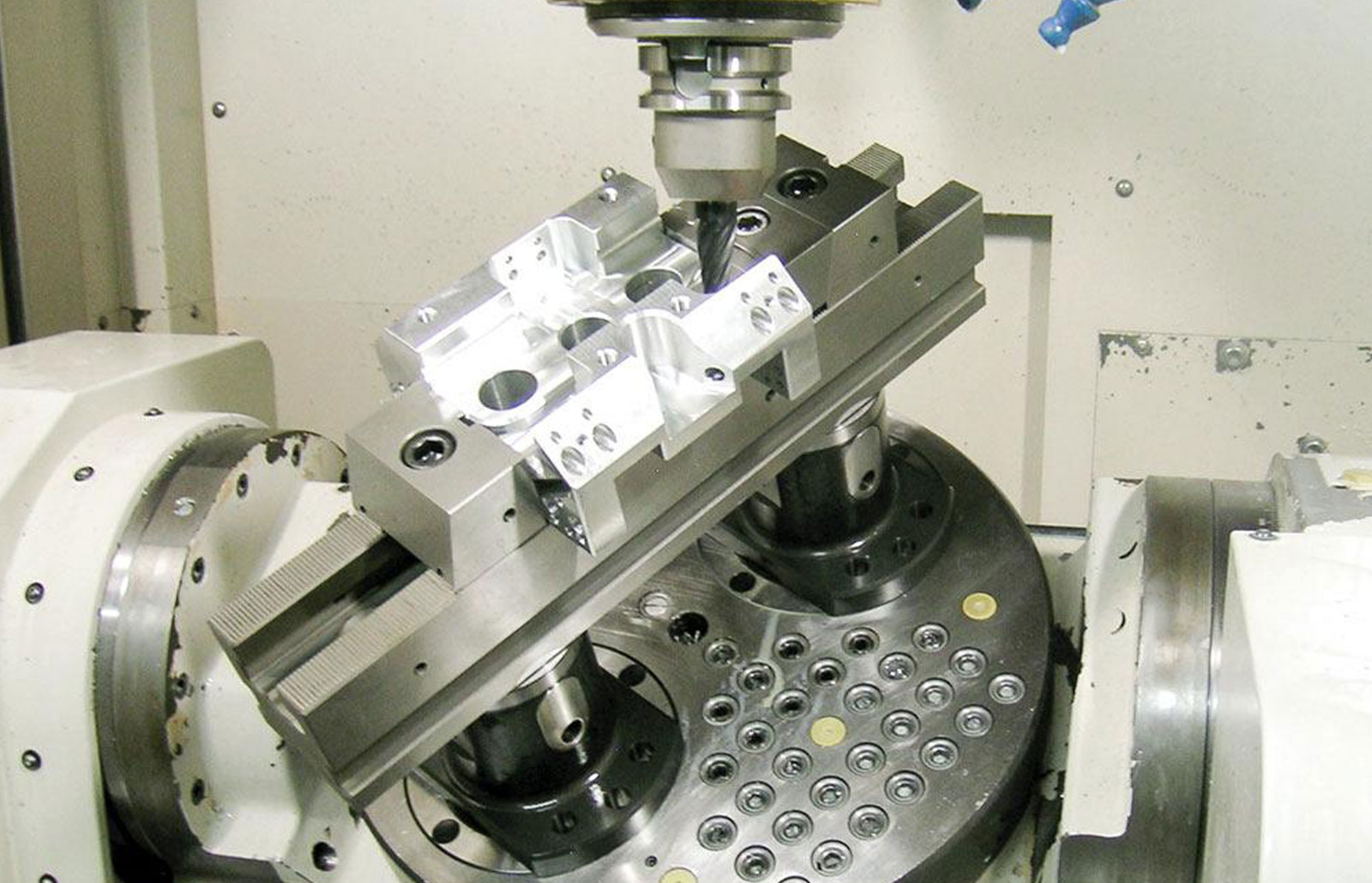Comparing 3-Axis, 4-Axis, and 5-Axis CNC Machining Techniques » Want.net